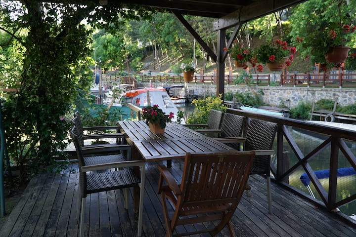 Luxury Apartment In A Garden By Göksu Stream - Beykoz