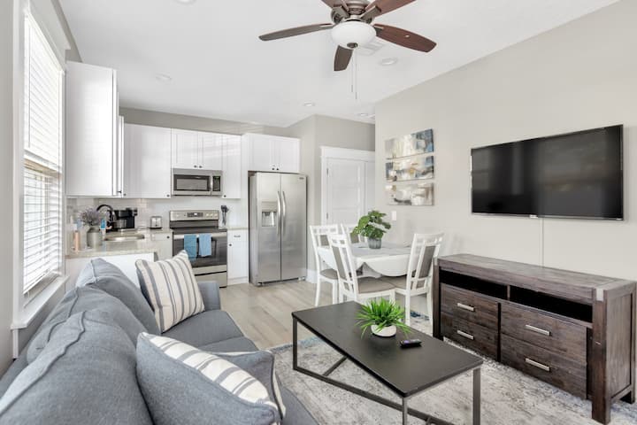 Heights Hideaway.  Smart Tv. Wi-fi - Tampa, FL