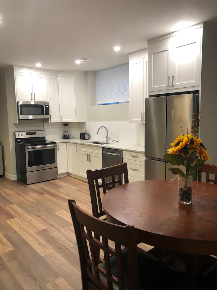 Entire Guest Suite Near University - Prince George