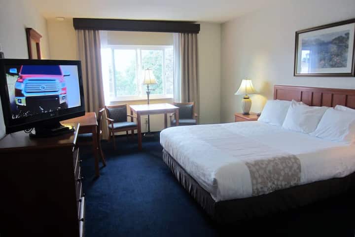 King Bed Newport Beach - Costa Mesa, CA