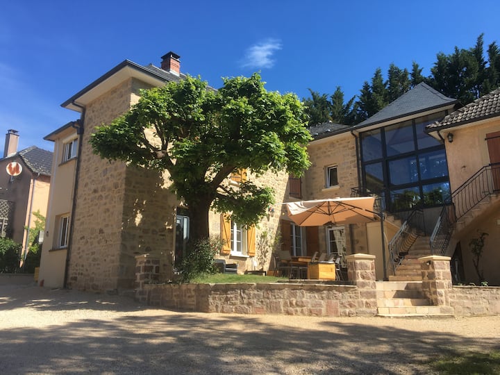 Maison De Charme Campagne Corrèzienne 16 à 22 Pers - Collonges-la-Rouge