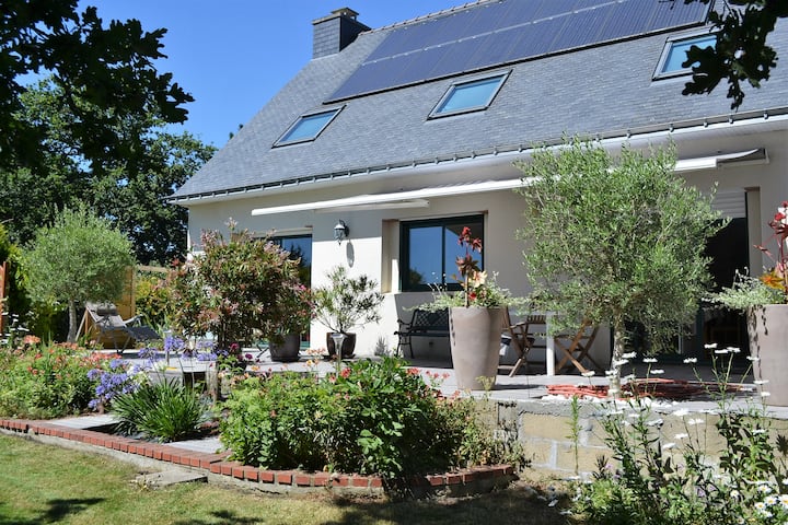 Maison à Vannes Au Calme Avec Parking Et Jardin - Vannes