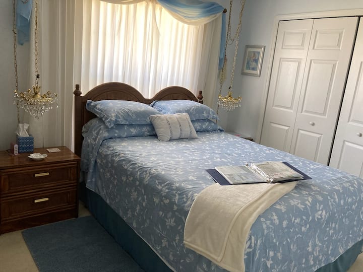 Comfortably Decorated Friendly Home - Sebastian, FL
