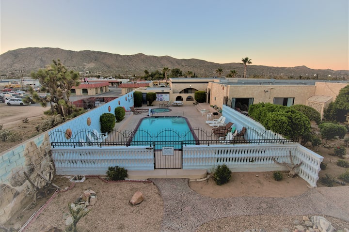 King Bed Suite - Yucca Valley, CA