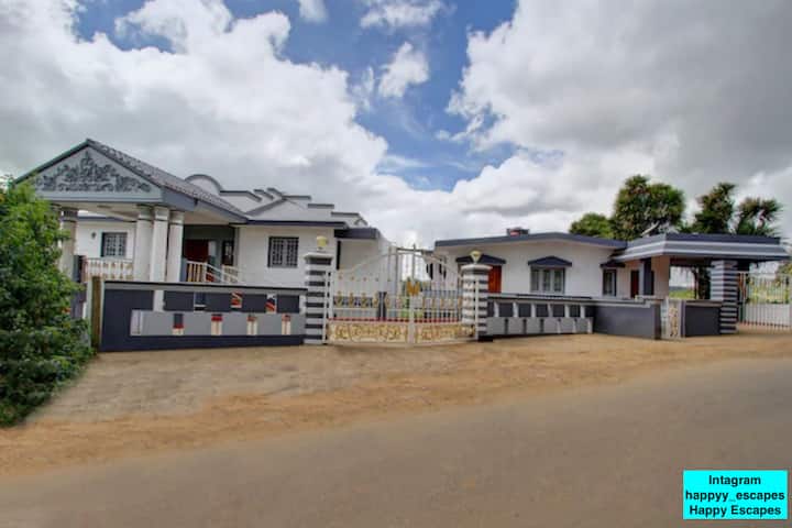 Beautiful 4 Bedroom Cottage For Friends And Family - Ooty