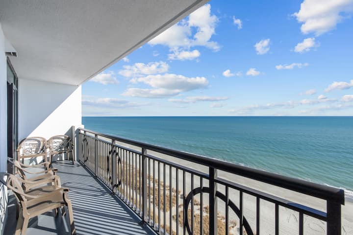 Oceanfront Beach, Pools & Lazy River Sleeps 10 - Myrtle Beach, SC