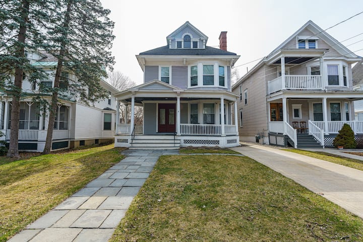 Renovated 3br/2ba, Close To Alb Med & St. Petes. - Albany, NY