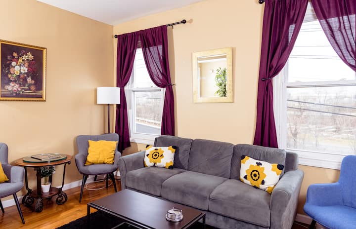 Family-friendly 3br |Business-ready| Fast Wi-fi - Newark, NJ