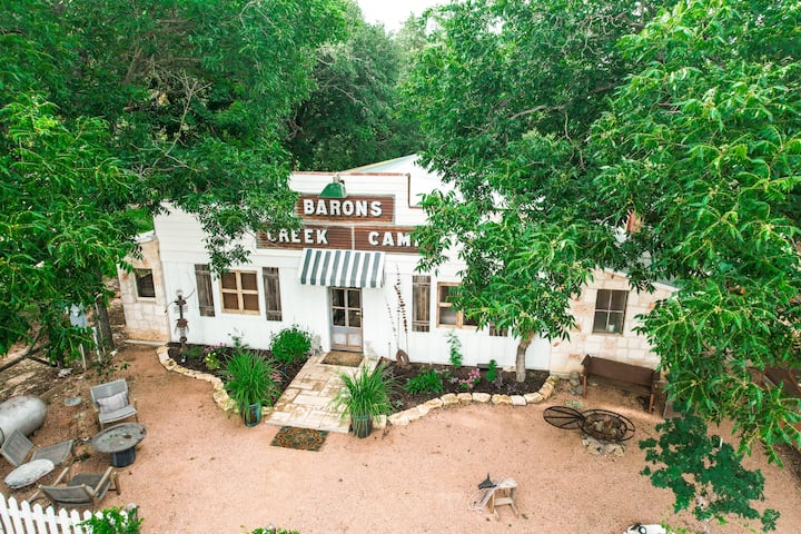 Glamping In Fredericksburg, Texas - Luckenbach, TX