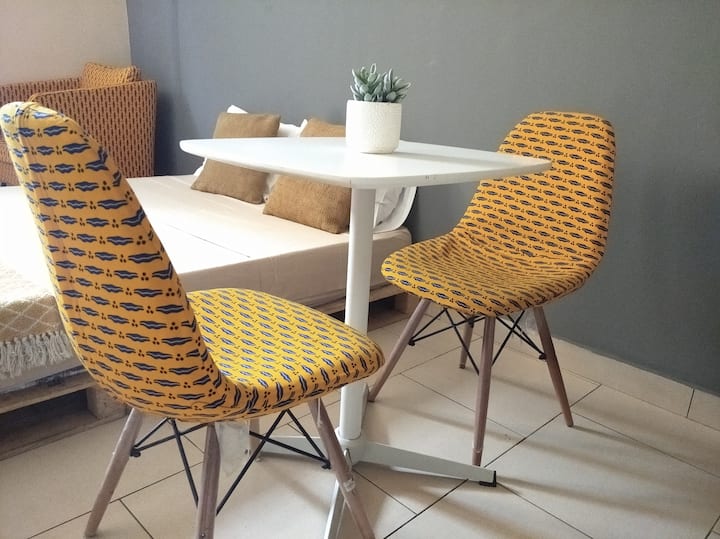 Studio Confortable & Cosy Avec Wifi & Shops à Coté - Kinshasa