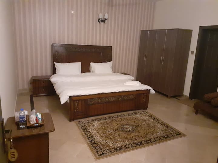 Exquisite Rooms F-7 Islamabad, English Home R#101 - Islamabad