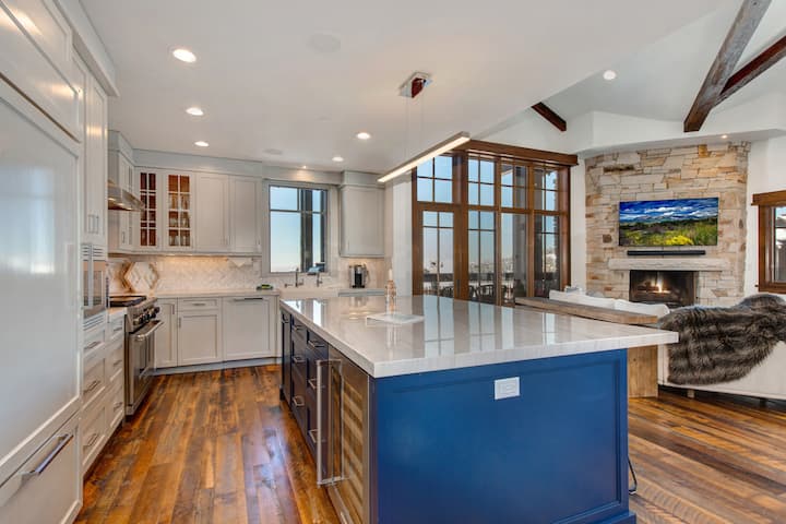 Ski/hike/bike In & Out 3 Bd Empire Pass Penthouse - Park City, UT