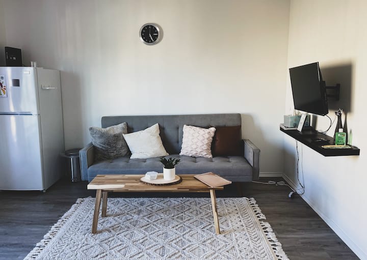 Bright And Centrally Located One Bedroom Apartment - San Francisco, CA