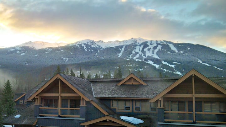 3-br Home With Private Hot Tub, Close To Village - Whistler