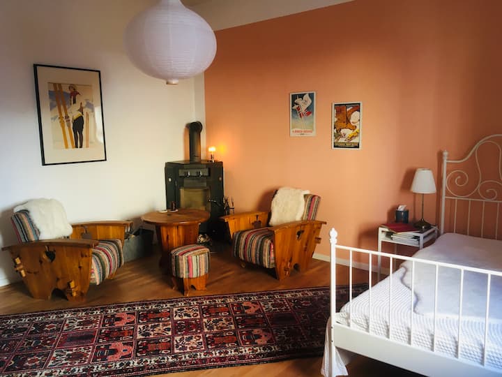 Liebevoll Renovierte 1-zimmer Wohnung Mit Küche - Innsbruck