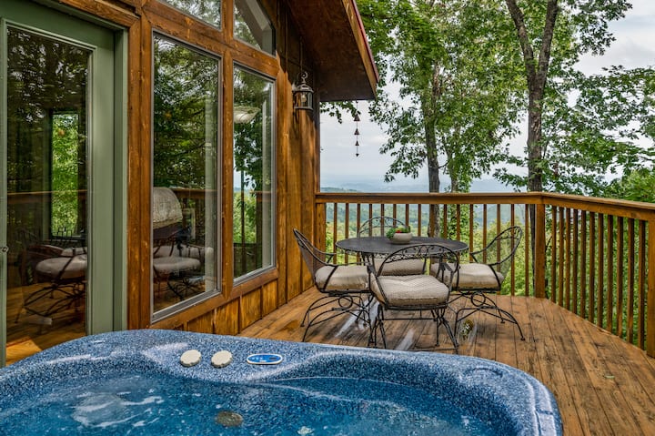 Private Hot Tub Retreat • National Park Border - Gatlinburg, TN