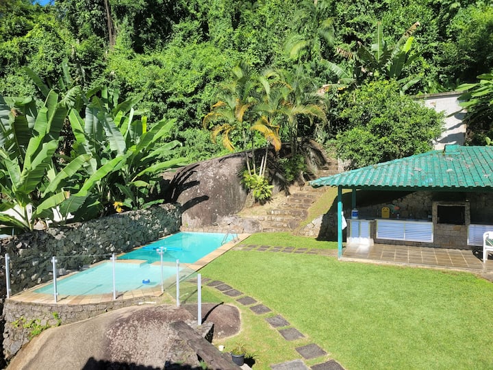 Casa Dentro Da Natureza Em Garatucaia, Em Angra - Ilha Grande