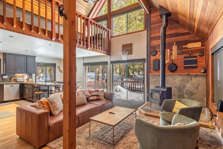 Mountain Modern In Tahoe Donner / Newly Renovated - Truckee, CA