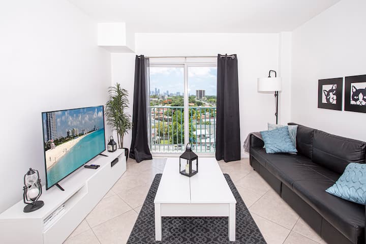 Modern Apt Self Check In, Parking, Wi-fi, Pets Ok - Coral Gables