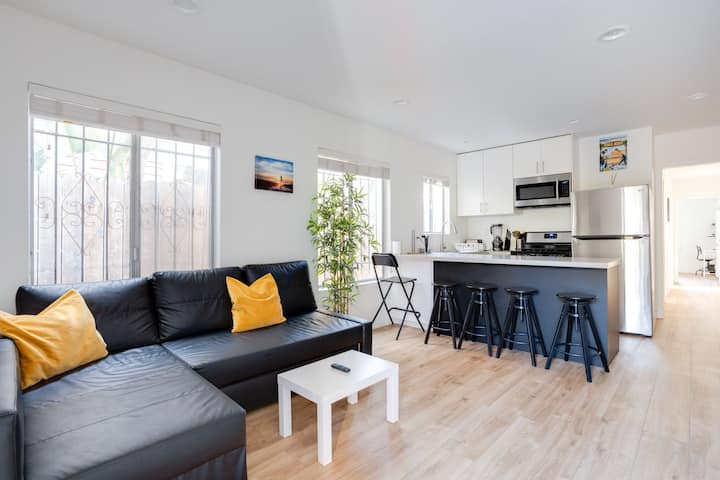 “Venice Beach Chic 3br Surf Getaway | Wifi + Prkng - Venice Beach, CA