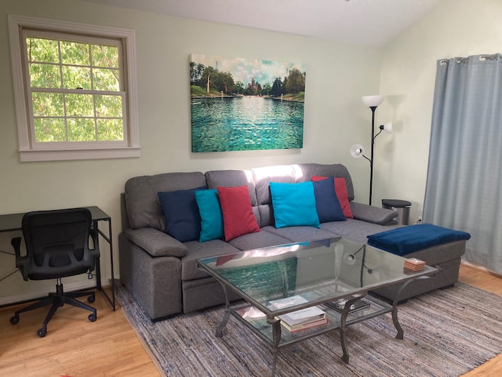 Central Austin Treehouse Studio Apt - Austin, TX