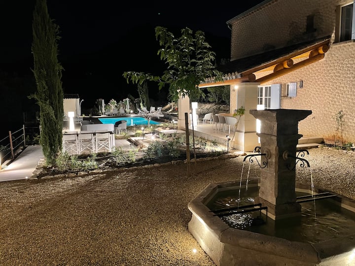 Le Vieux Cerisier - Climatisé, Piscine Chauffée - Bonnieux