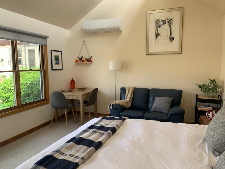 Mirabelle -Great Location Easy, Level Walk To Town - Bowral