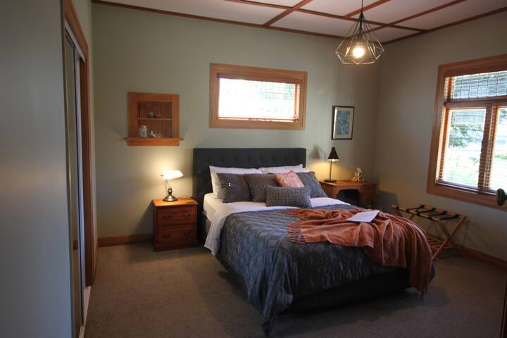 Guest Suite In Character Bungalow  - Walk To Town - Napier