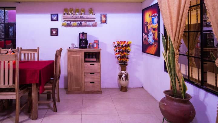 Large Private Central Renovated Home W/ac, & Wi-fi - Managua