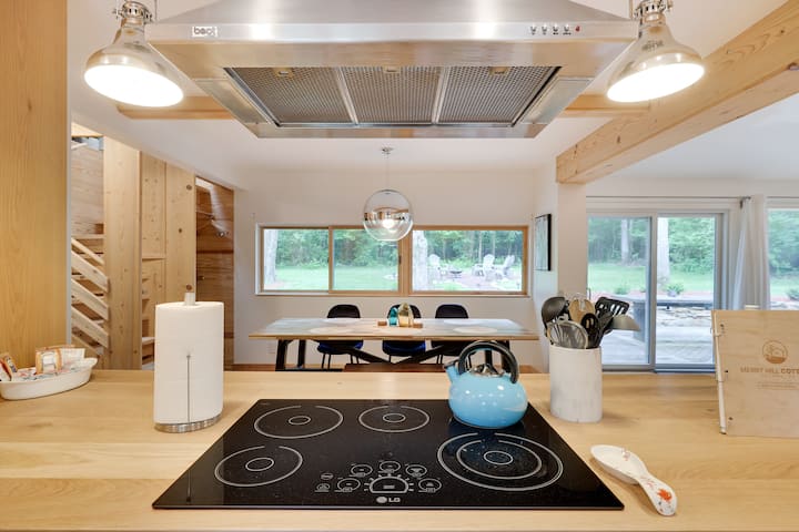 Hiking, Sleeps 6, Retreat On 2.2 Acres - Tannersville, PA