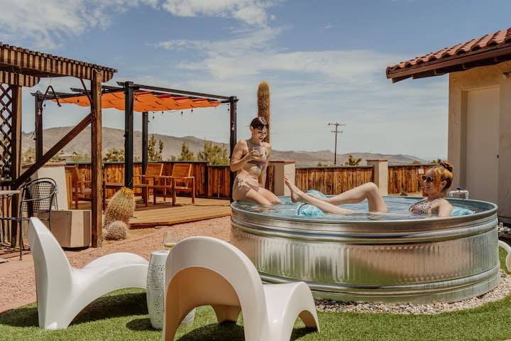Casa Bandidos | 6 Acres | Fire Pit | Spa & Pool - Yucca Valley, CA