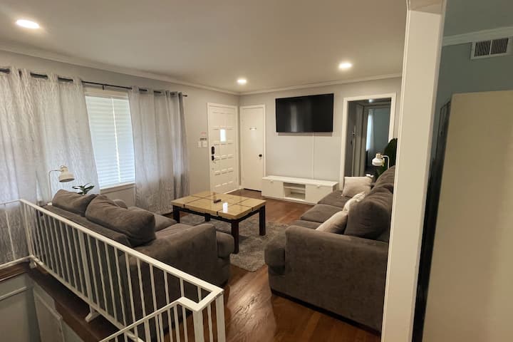 Cozy Home In Quiet Overland Park Neighborhood - Overland Park, KS