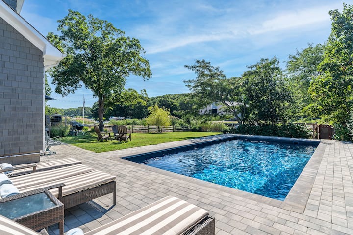 Waterfront Escape With Heated Pool On Wine Trail - Greenport, NY