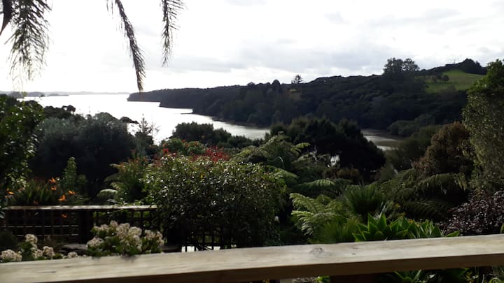 Pipiroa Bay Homestay Apartment - Bay Of Islands