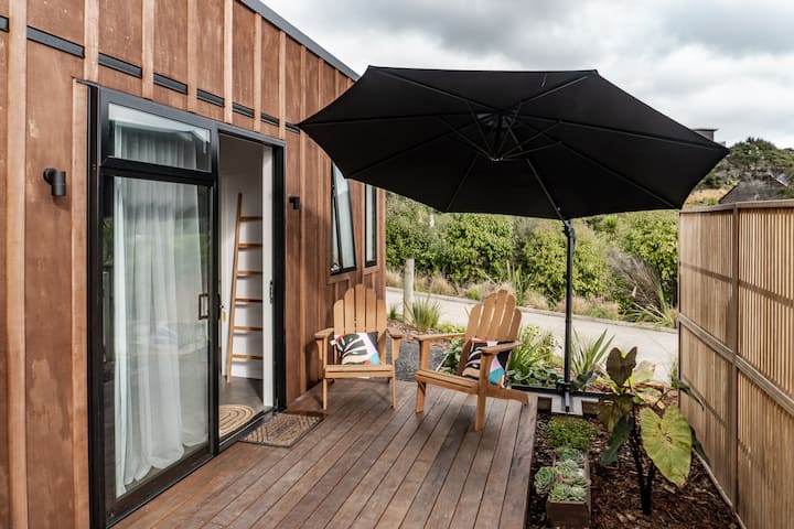 Private Ensuite Studio W/kitchenette & Deck - Raglan
