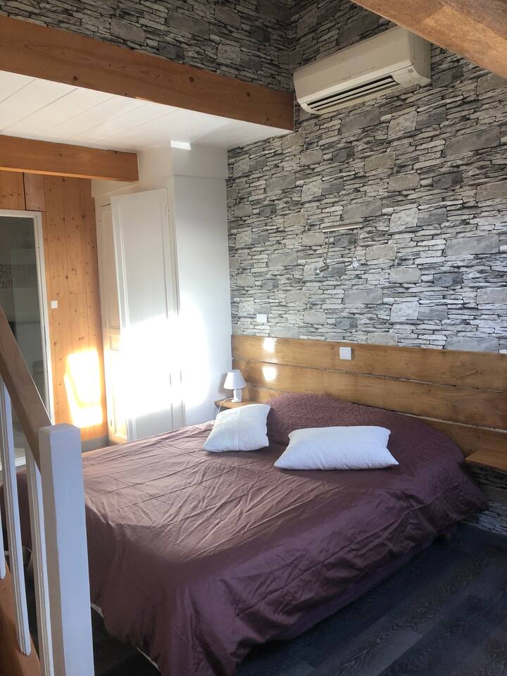 Chambre Tulipe Dans Village Viticole - Poligny