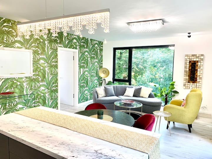 Central Green Oasis New Modern Luxury 2bed/2.5bath - Budapest