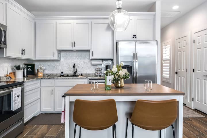 Stay Awhile | Brand New Luxury Suite - Fredericksburg, TX