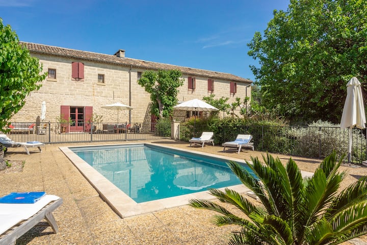 Mas Familial à Uzès Avec Piscine, 13 Personnes - Uzès