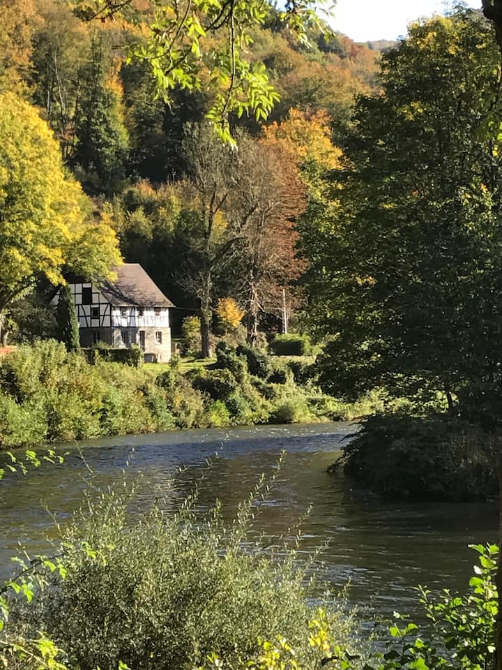 Klara´s Häuschen Im Grünen An Fluss Und Felsen - Iserlohn