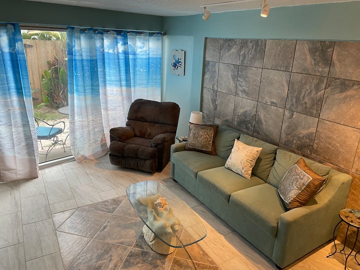 Lovely 1 Bedroom In The Heart Of Daytona - Daytona Beach, FL