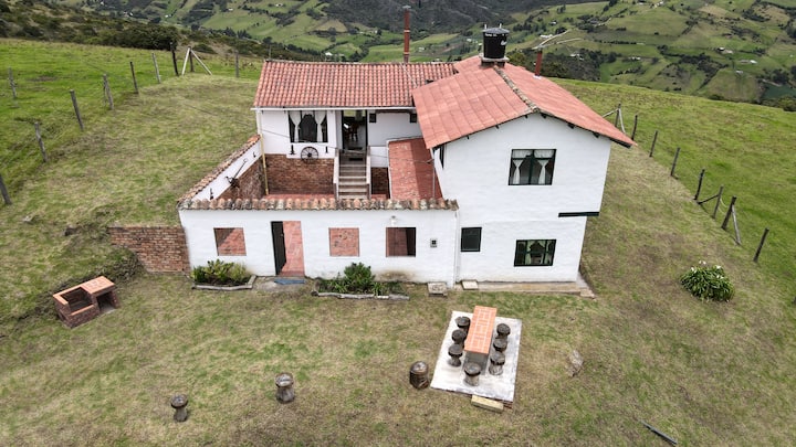 Casa Campestre Con Espectaculares Paisajes - Tocancipá