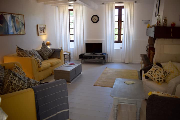Gite Champfort 14 Pers. Met Verwarmd Prive Zwembad - France