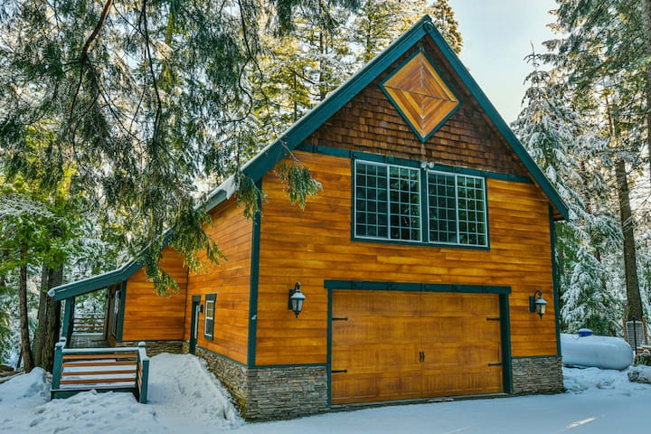 Redwoods Cabin Vacation Rentals - Whitmore, CA | Airbnb
