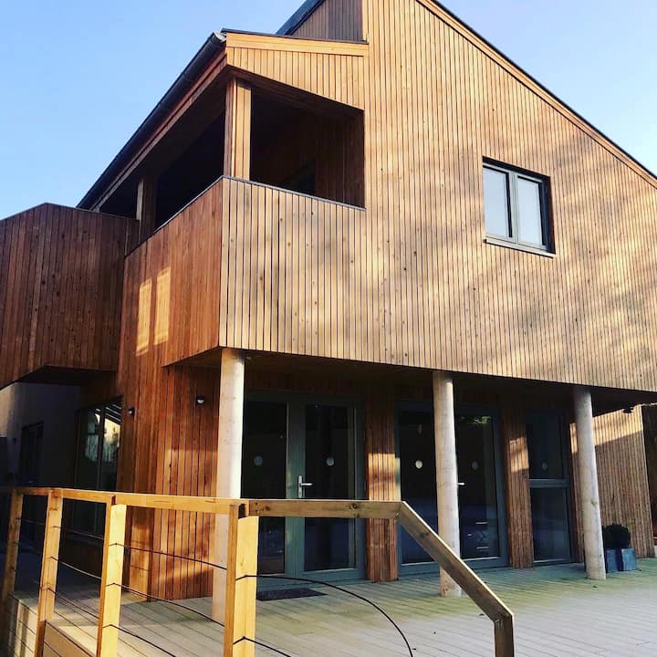 9 Bedroom Modern Family House In Bruton - Bruton