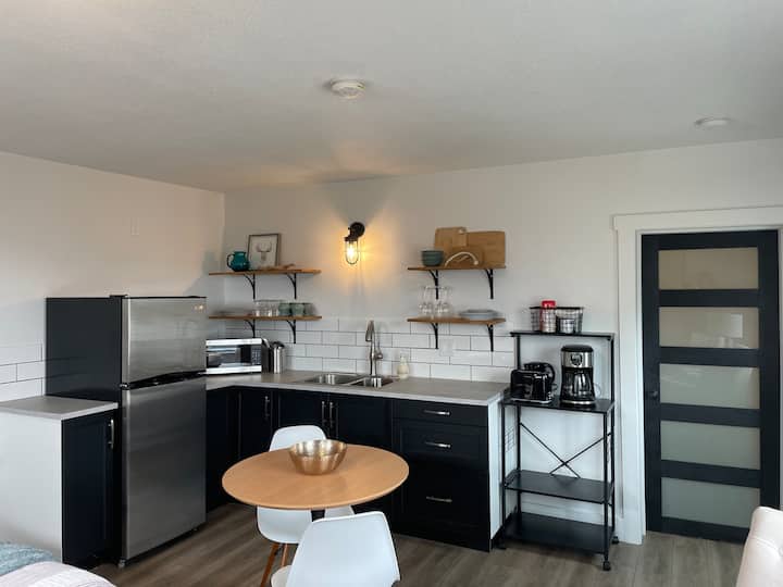 Sunrise Studio Suite - Summerland