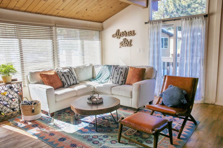 Juniper Lodge: Remodeled Central Townhome Sleeps 6 - Mammoth Mountain, CA