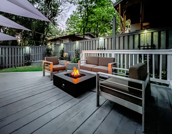 Custom Home Off Saint Mary's, Walk To Everything! - San Antonio, TX