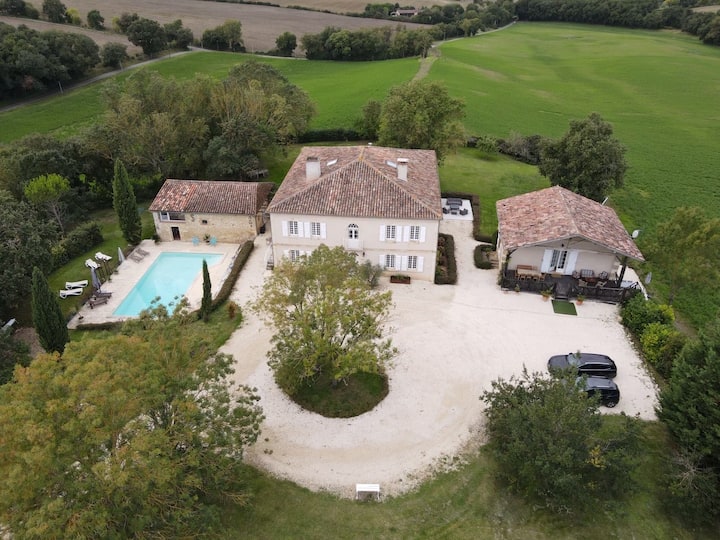 Lumières Dorées De Lomagne, Gîte 15 Personnes - Gers