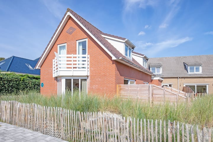 Huis Van De Leeuwerik Dichtbij Bos & Strand - De Koog